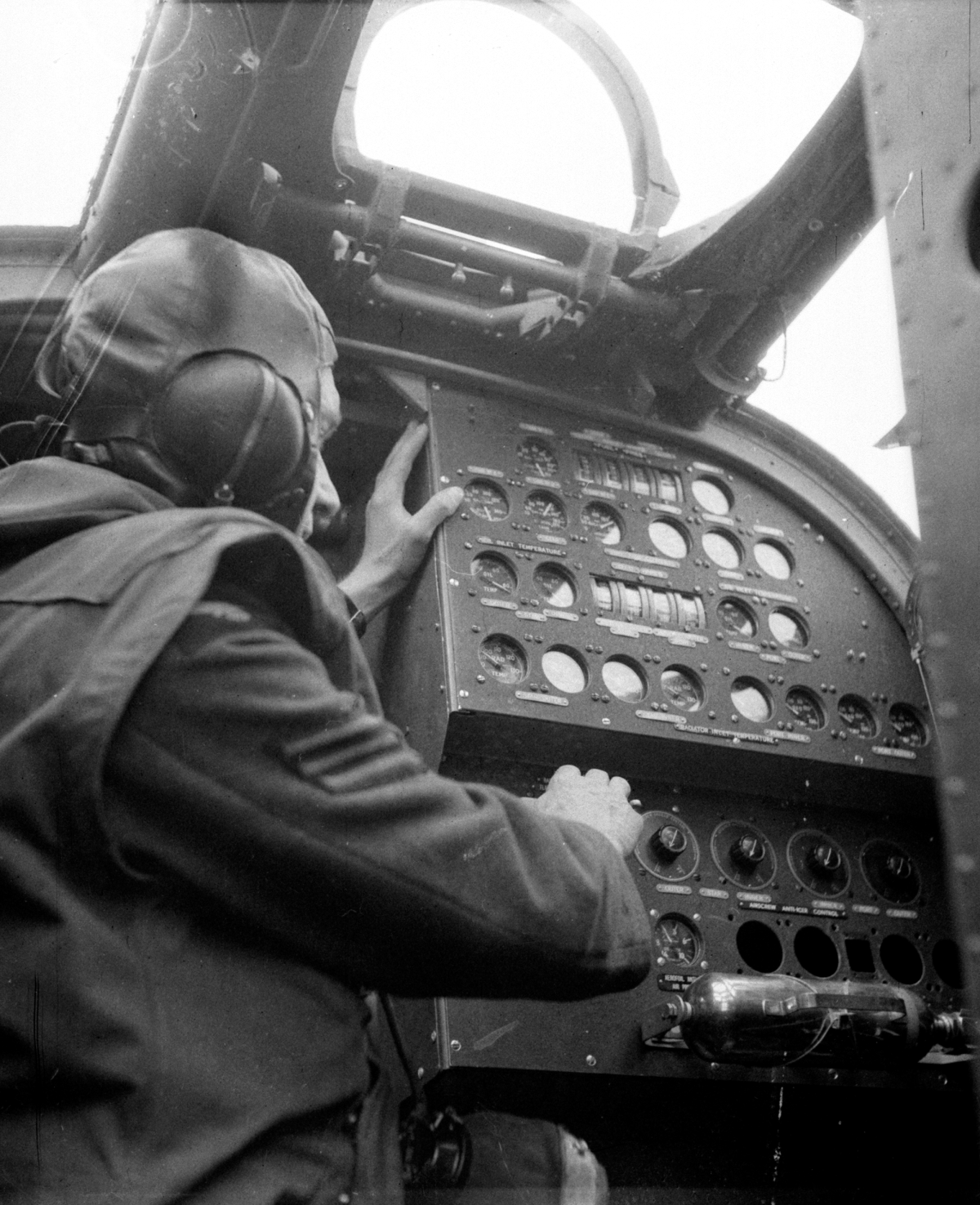 Fred Jeacock recounts his experiences as a Flight Engineer